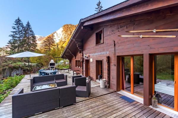 Charming Little Chalet For 6 People & Free Ski Lockers -