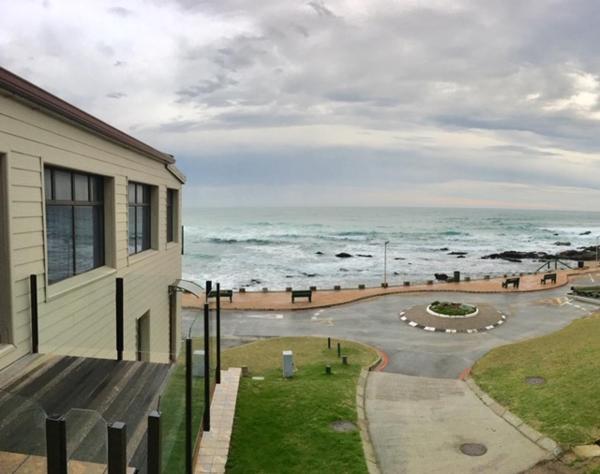 Beautiful Apartment On Herold's Bay Beach - Herolds Bay