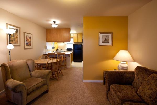 09 Lodge - White Salmon, WA