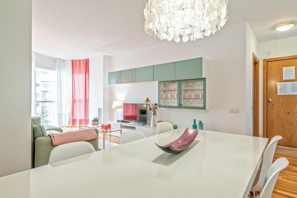 Cálido Apartamento Con Piscina En Barcelona - Sabadell