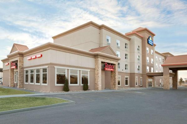 Days Inn & Suites By Wyndham Edmonton Airport - Alberta