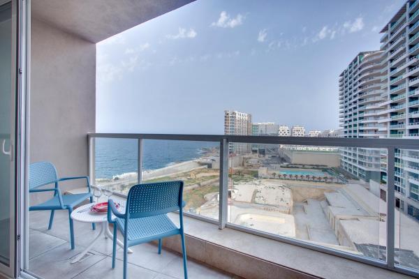 Modern Seaview Apartment In A Prime Location - Malta