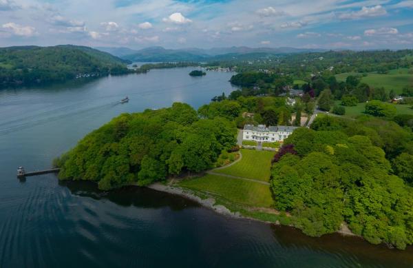 Storrs Hall Hotel On The Shore Of Lake Windermere - Bowness-on-Windermere