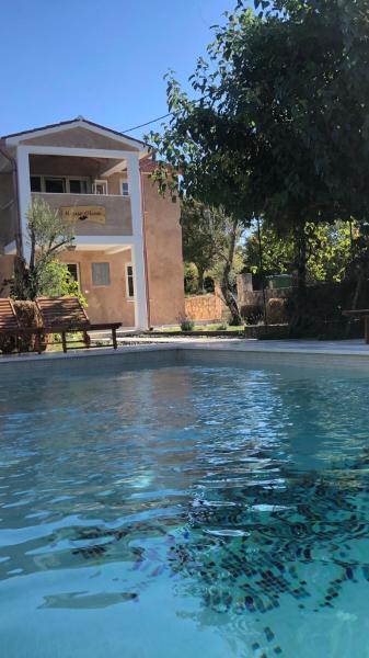 Wellness House Oliva, Heated Pool, Sauna And Jacuzzi - Barban