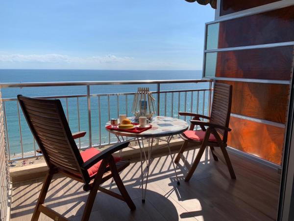 Apartamento Con Vistas Al Mar Primera Linea De Playa Del Postiguet - Alicante