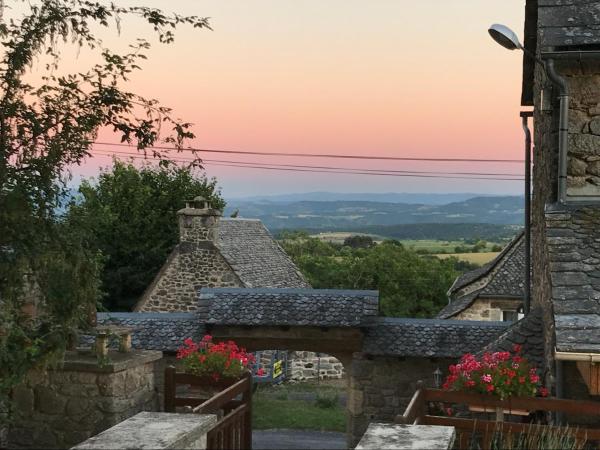 Lo Soulenquo à Fonteilles Sur Le Gr 65 - Espalion