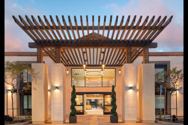 The Cove Hotel - Bellflower, CA