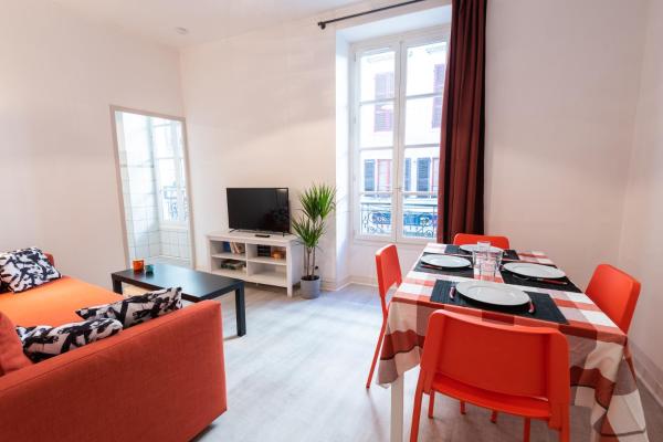 Appartement Cœur De Ville - Wifi - Lave-sèche Linge - Pau