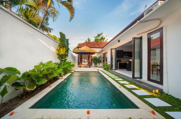 2 Br Villa Clover Sanur In With Private Pool - Sanur