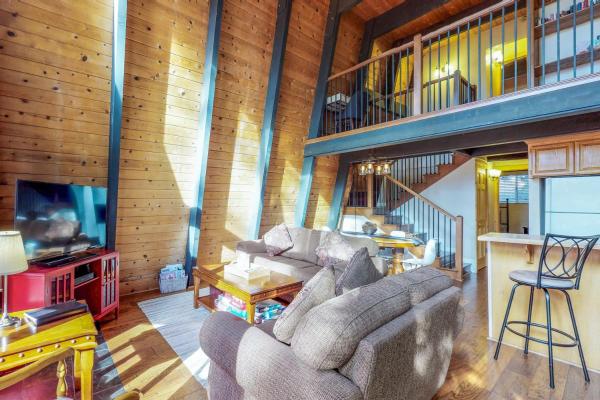 Canterbury Kings Beach Treehouse - Lake Tahoe