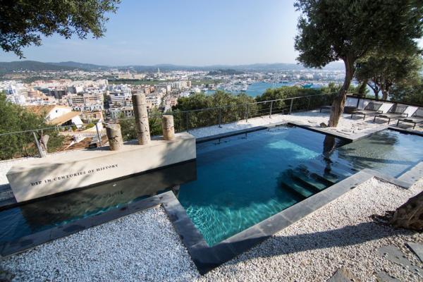 Hotel La Torre Del Canonigo - Small Luxury Hotels - Ibiza
