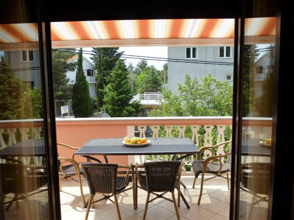 Apartment In Starigrad-paklenica 35738 - Starigrad