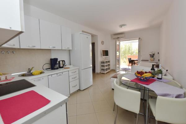 Beki Modern Ap With Garden&grill - Pag