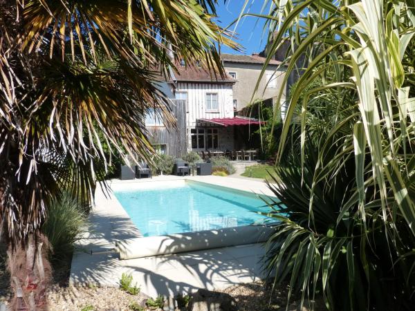Logis Hotel Auberge Dupuytren - France
