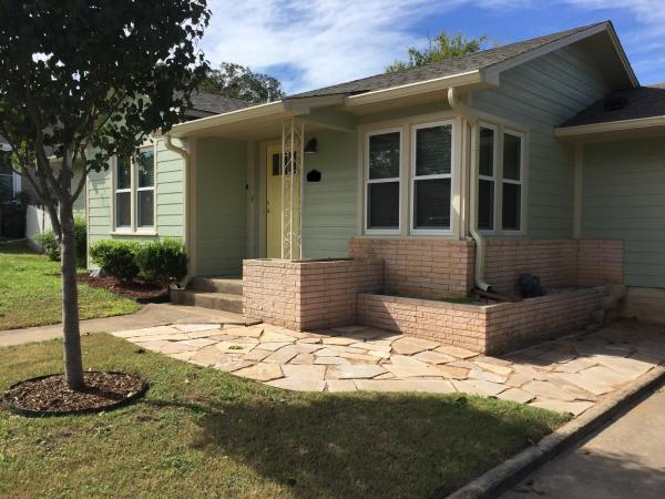 House Pistachio Fredericksburg | In Town Easy - Fredericksburg, TX