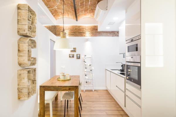 Charming Parallel - Barcelona