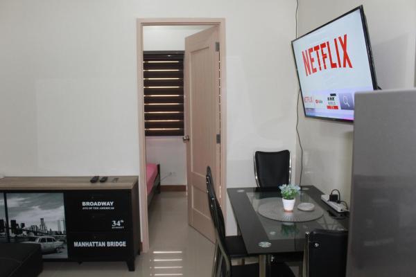 Field Residences At The Back Of Sm City Sucat, Parañaque City - Parañaque