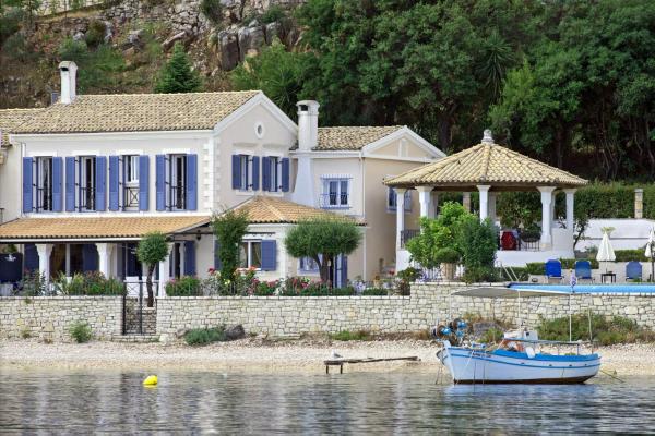 Imerolia Beach Villa Kassiopi Corfu - Kassiopi