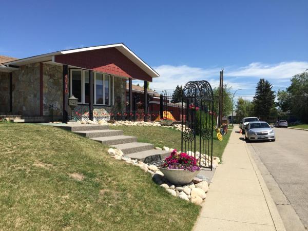 The Calgary Hub Hostel Style Home - Calgary