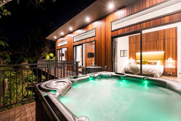 Rainforest Retreat - West Coast