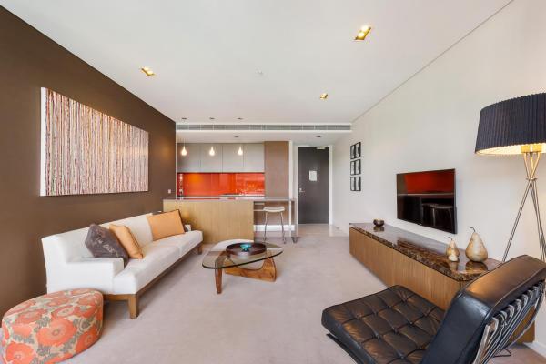 Stylish 1 Bdrm Camperdown - Car Park, Gym & Pool - Crows Nest