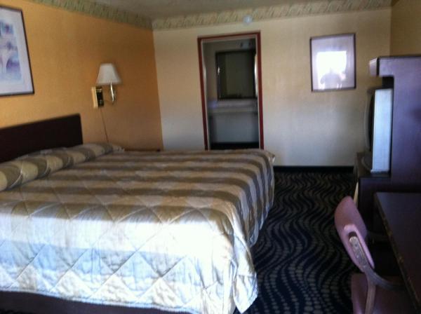 Deluxe Inn Kilgore - Longview, TX