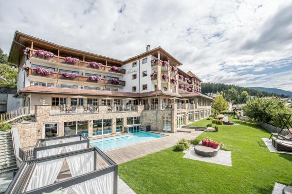 Hotel Waldhof - Olang