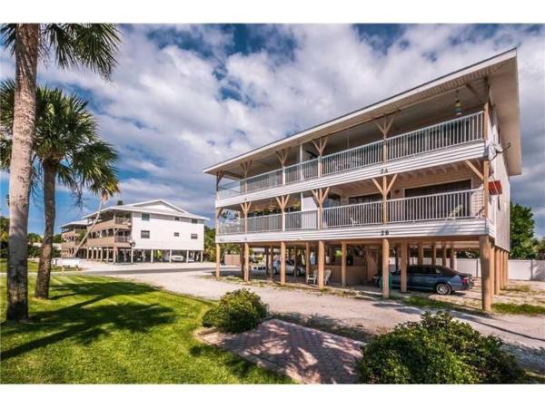 Beach Villa 2 Bedroom - Splash Harbour Water Park, Indian Rocks Beach