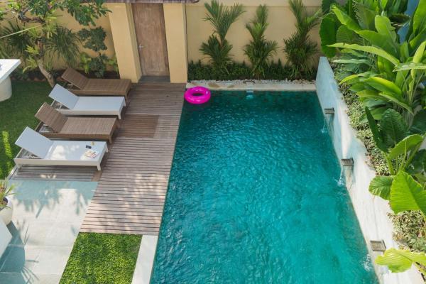 Villa Duna Seminyak Bali - 쿠타