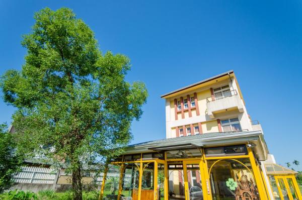 梅花湖-陽光屋民宿 - Dongshan Township