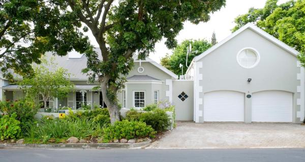 Laurel Pool Suite - Franschhoek