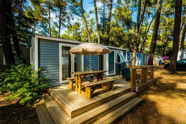Camping La Sousta**** - Remoulins
