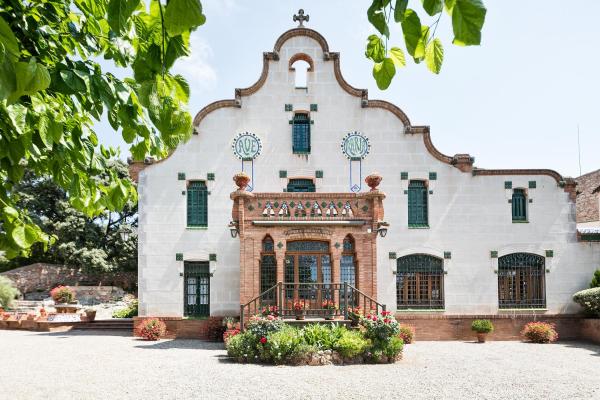 Beautiful Modernist Villa Near Barcelona - Sabadell