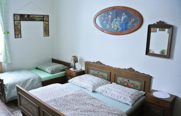 Restaurace A Penzion Ubrousku Prostři Se - Tchéquie