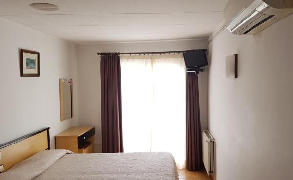 Hotel La Cala - Garriguella