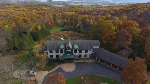 Inn At Wawanissee Point - Baraboo, WI