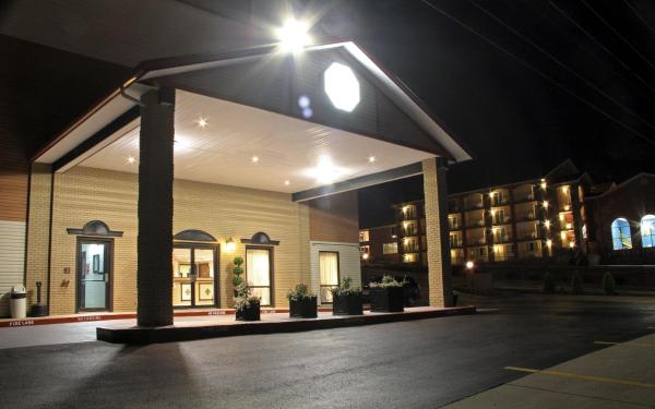 Grand View Inn & Suites - Branson, MO