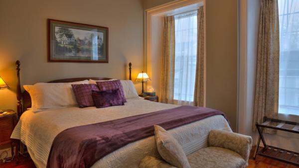 Sir Isaac Brock B&b Luxury Suites - Brockville