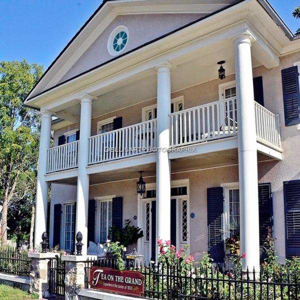 The Carriage House Flat - Downtown Paris Canada - Burford, ON, Canada