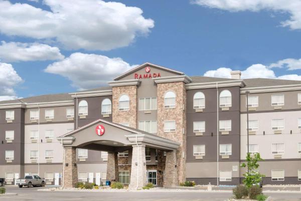 Ramada By Wyndham Olds - Olds