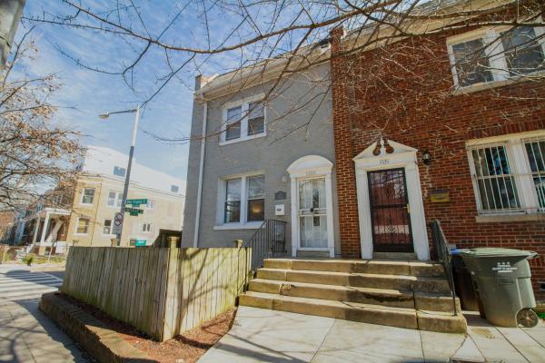 The Gray Corner House By Gallaudet 3 Br 2 Ba - Capitol Hill, DC