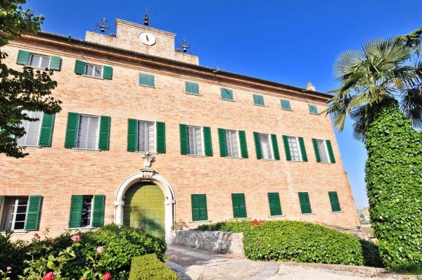 Castello Di Monterado - Provincia di Ancona