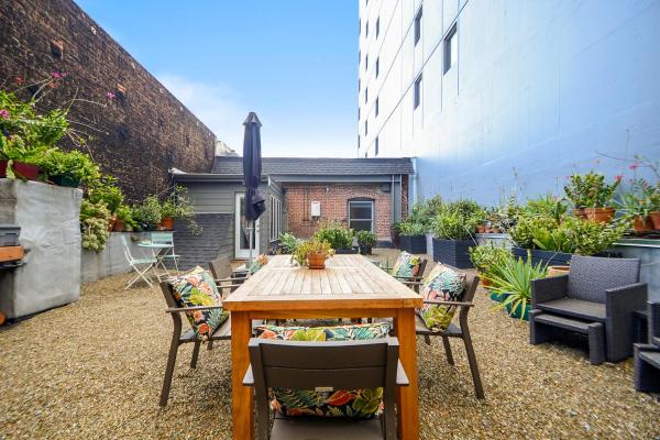 Loft In Lower Nob Hill - Aquarium of the Bay
