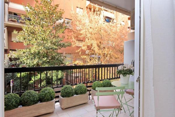 Vaticano Terrace: Brand New 2 Bedrooms 2 Bathrooms - Vatican City