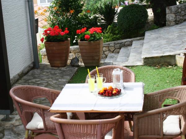 Scenic Apartment In Maslenica With Terrace - Croacia