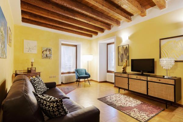 Guesthost - Città Antica Charming Flat - 維羅納
