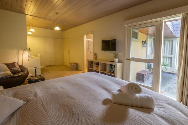 Cygnet, Studio On Sturt - Ballarat