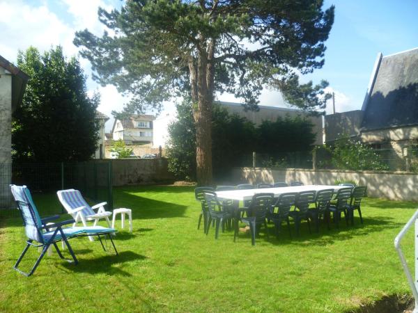 Villa Centre Ville à 100m De La Plage, Pour 20 Personnes - Grandcamp-Maisy
