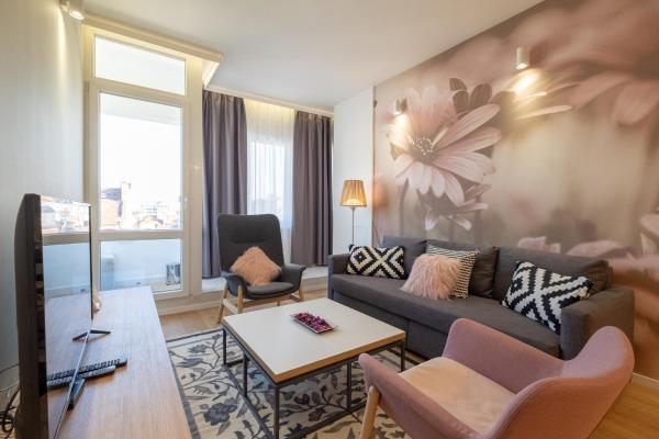 Vitosha Blvd Luxury 2-bedroom, 2-bathroom With Balcony - Sofia