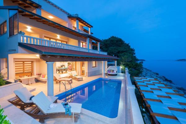 Exceptional Beachfront Holiday Villa On Korčula Island - Smokvica